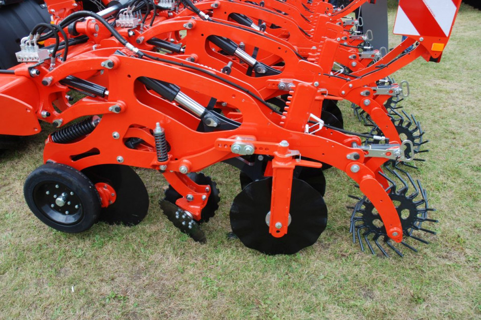 Nowa generacja kultywatorów Kuhn Striger do uprawy pasowej - Technika ...