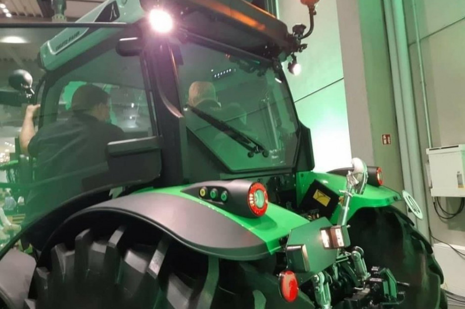 Najnowszy Deutz-Fahr 5D TTV na pierwszych zdjęciach - Maszyny rolnicze