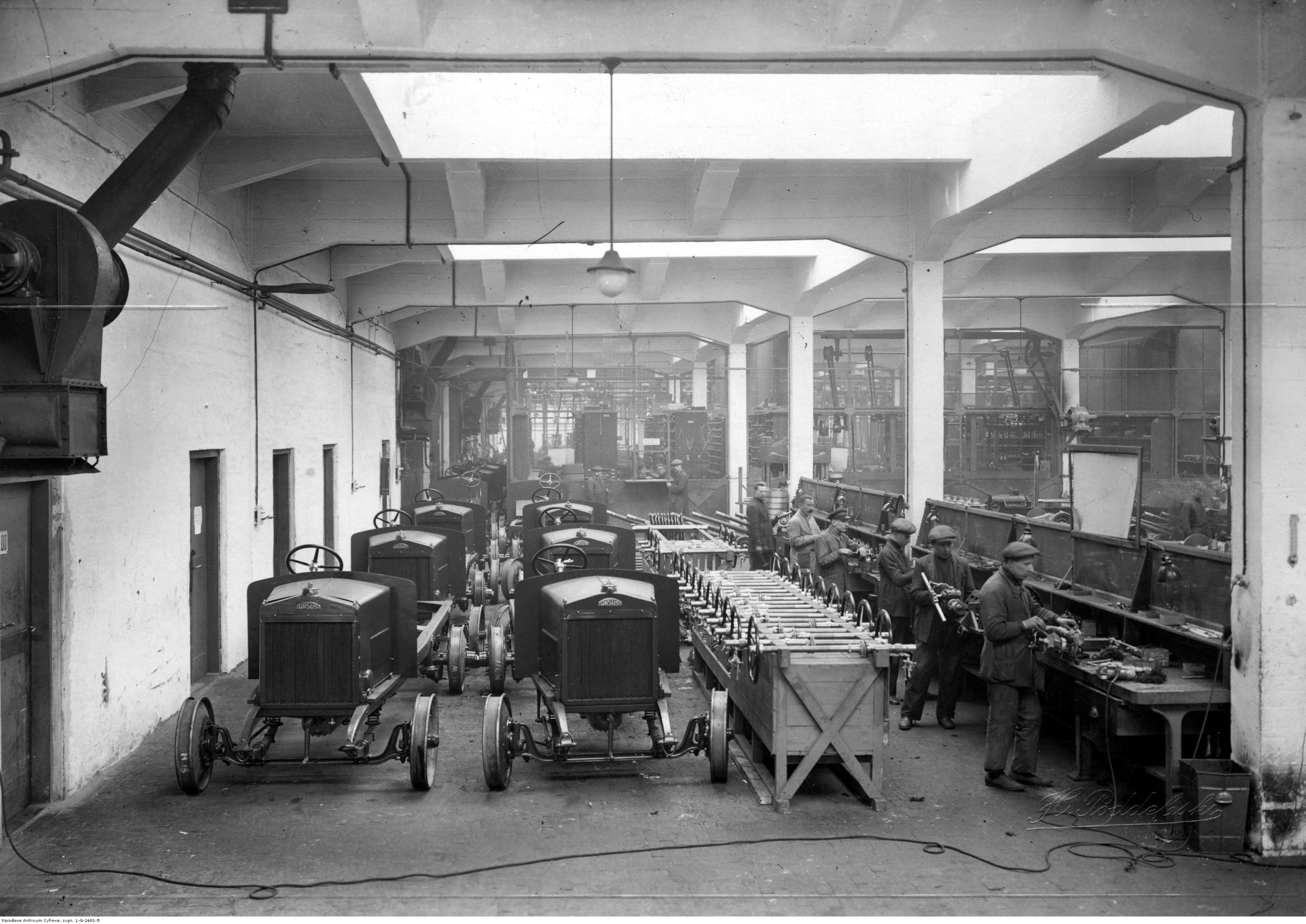 100 lat polskich ciągników - cz. 4 – Ursus zostaje fabryką samochodów