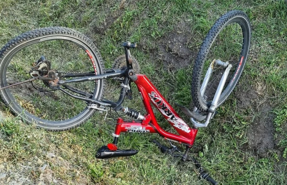 Nastolatek na rowerze potrącony przez ciągnik rolniczy