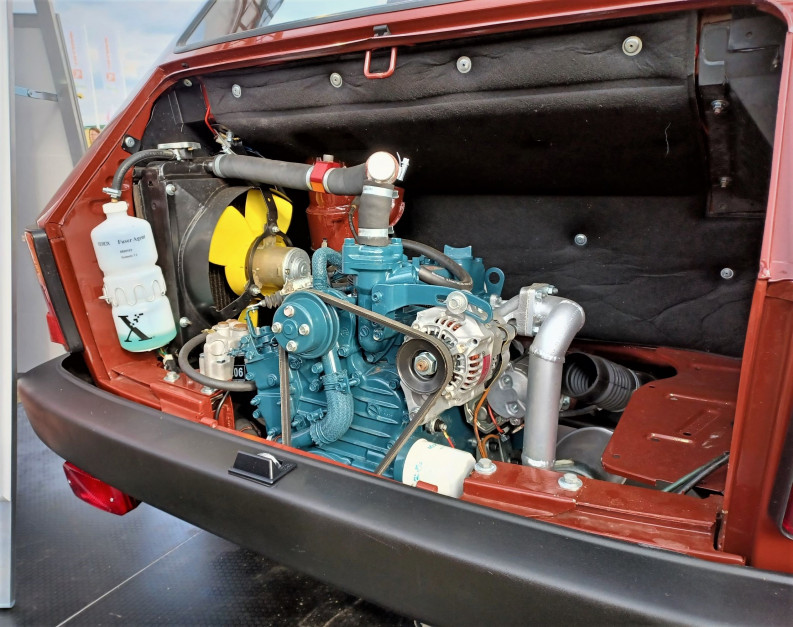 Robot na panele słoneczne czy maluch z silnikiem diesla? Co jest ...