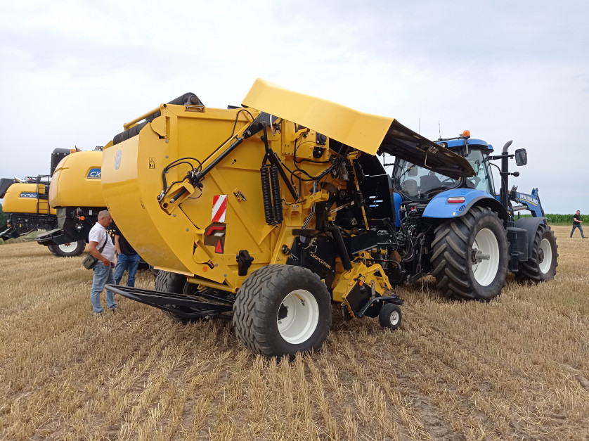 Pierwsza taka w Polsce. Prasa New Holland Pro-Belt 190