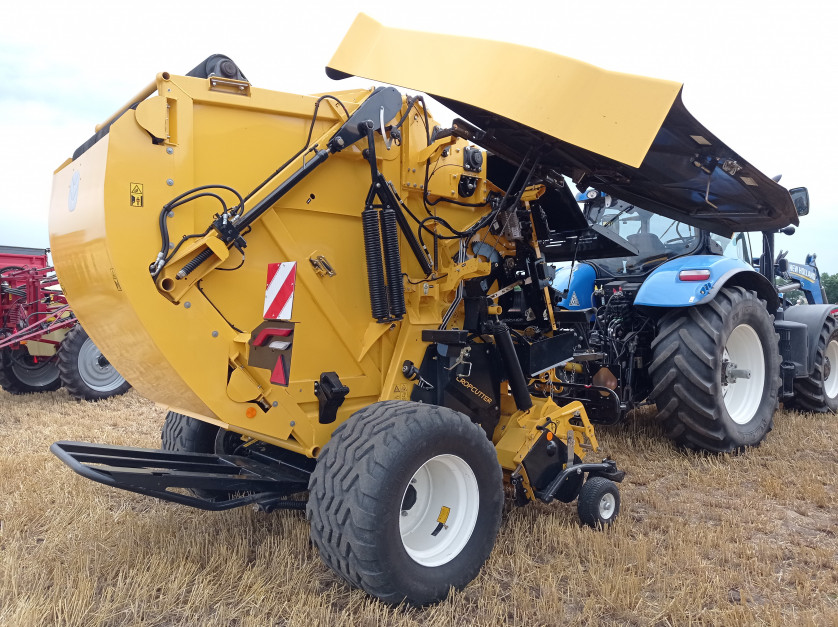 Pierwsza taka w Polsce. Prasa New Holland Pro-Belt 190
