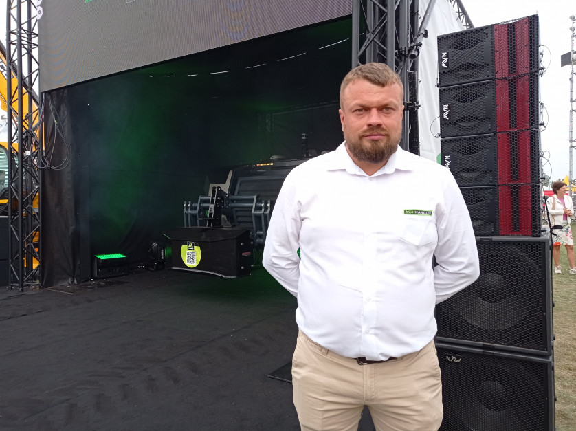 Witamy w przyszłości, czyli polska premiera ciągnika AgBot 5.115 T2