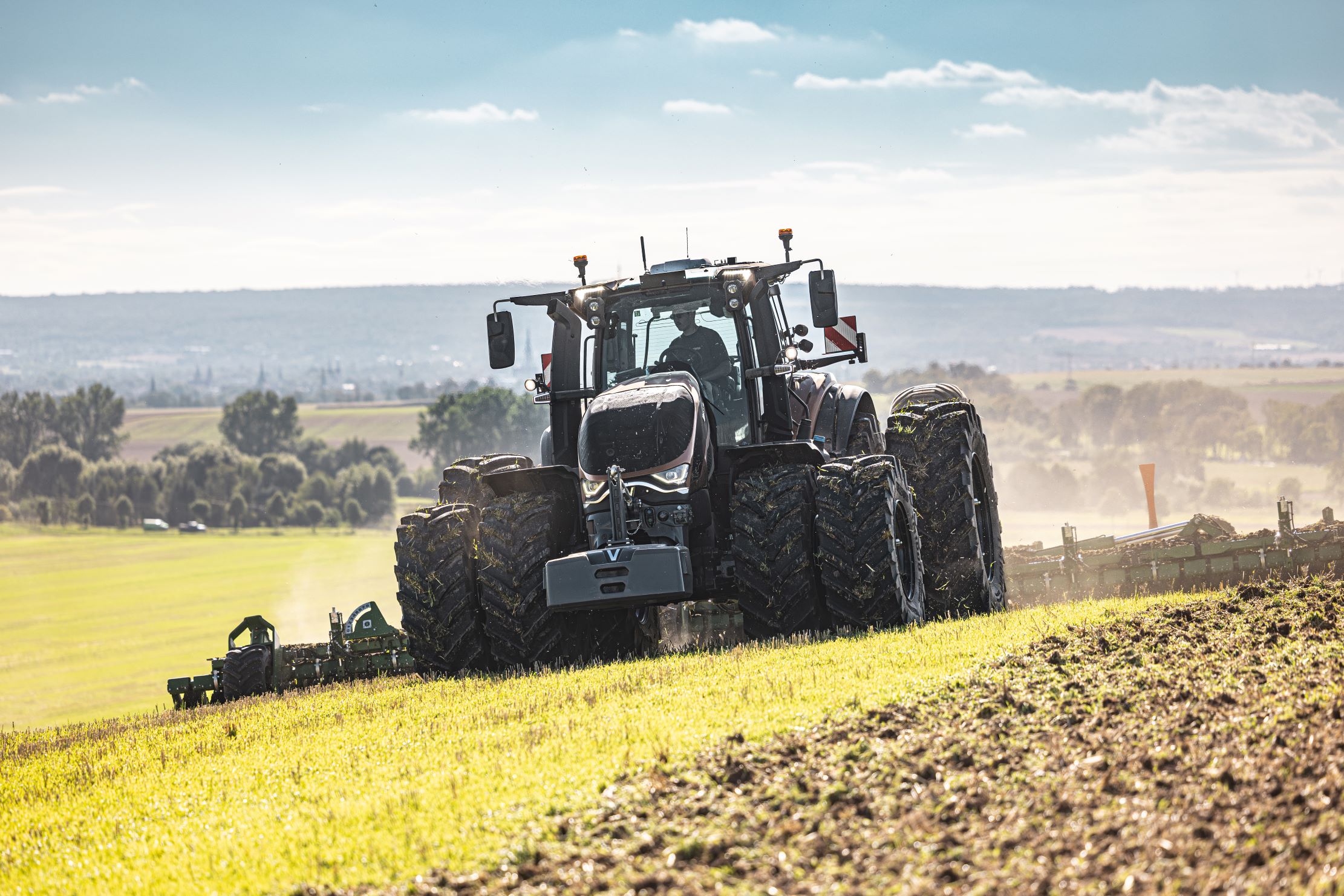 Finowie mają nowego Bossa. Valtra prezentuje premierową serię S