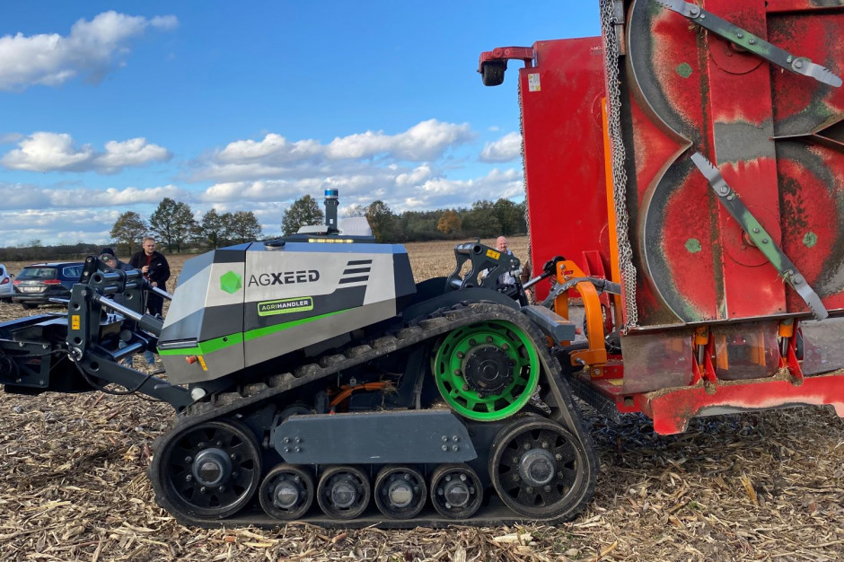 Ciągnik AgXeed AgBot 5,1. Co go łączy ze zwykłym ciągnikiem?