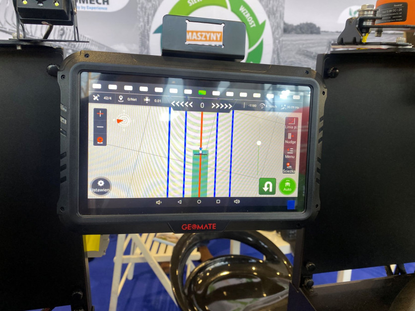 Ile kosztują nawigacje rolnicze Efix i Geomate