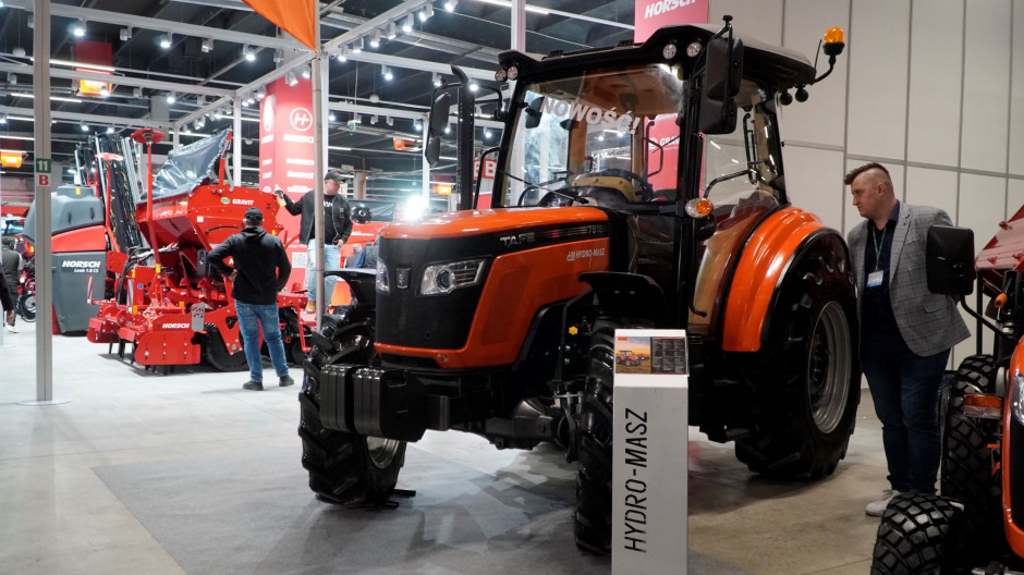 Ile kosztowały traktory na Agrotechu? Sprawdzamy ceny ciągników o mocy ...