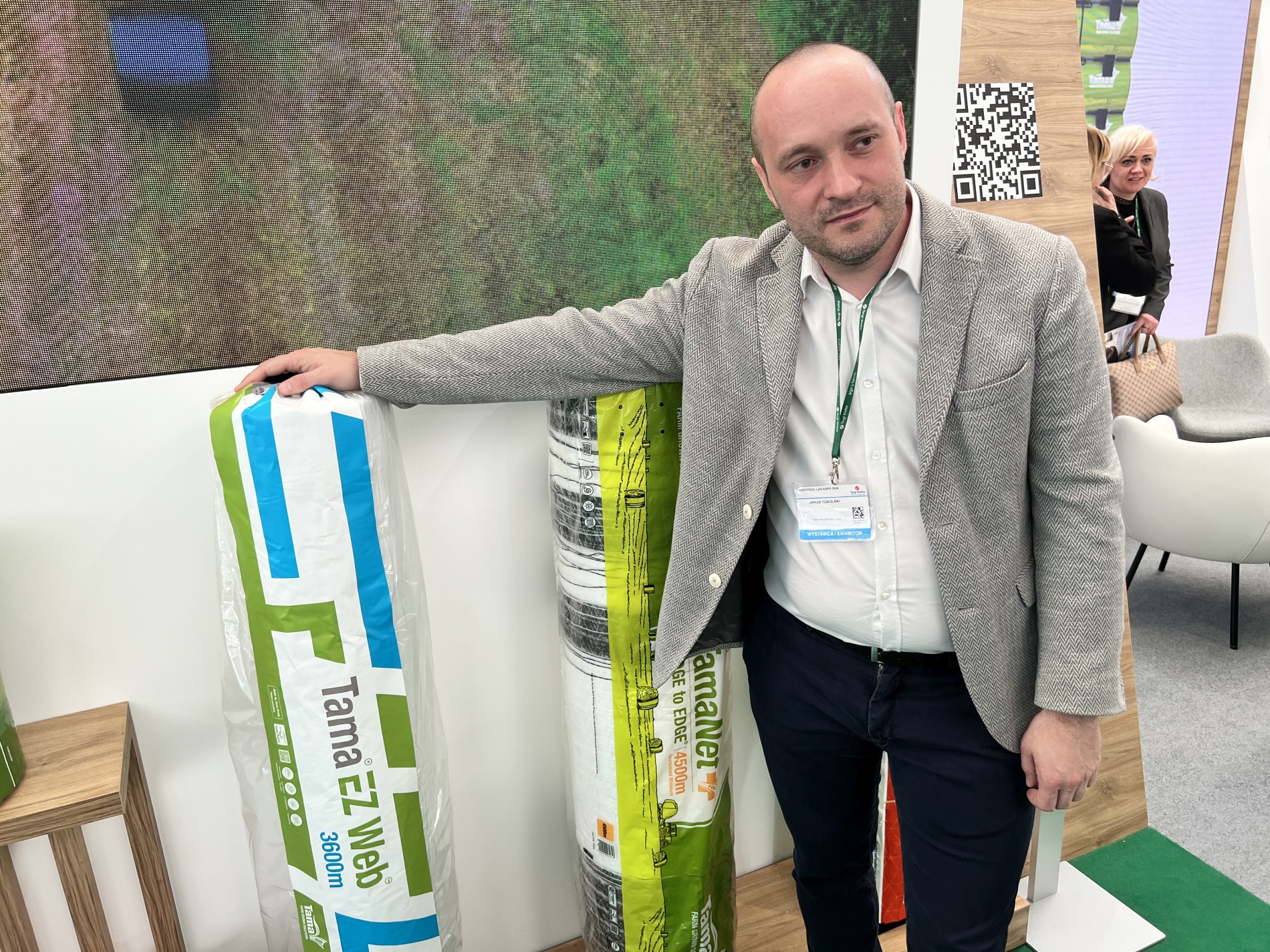 Nie siatka, nie sznurek czy folia. Nowość do owijania bel Tama EZ Web