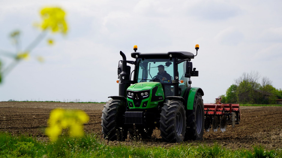 Jak jeździ i ile kosztuje nowy Deutz-Fahr 5 Keyline? To może być hit na ...