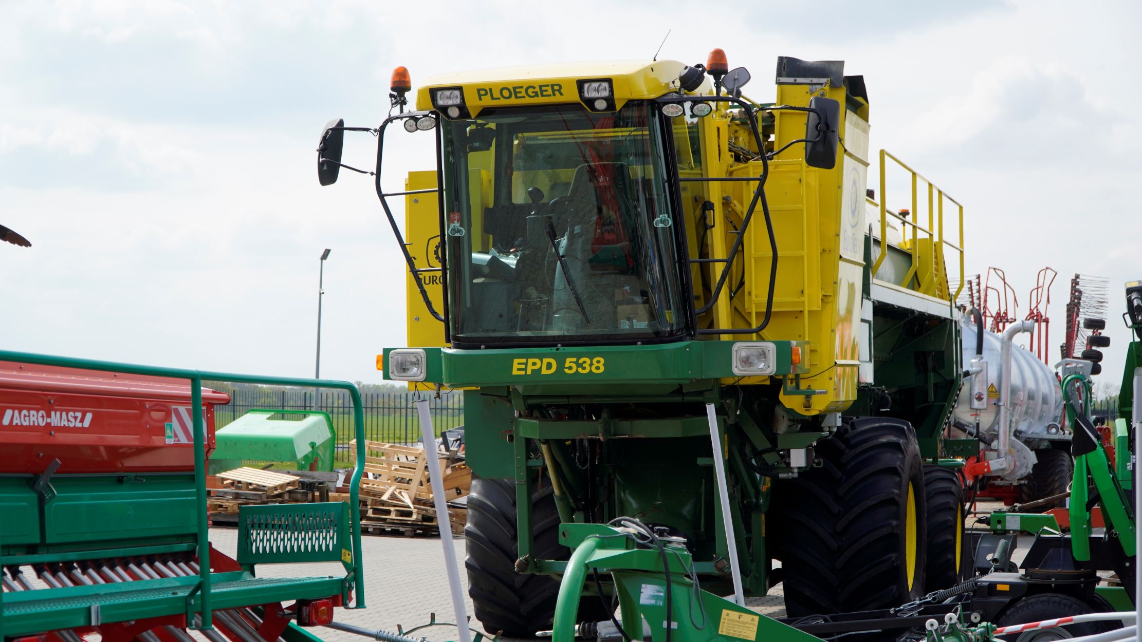 Przebojowy kombajn do groszku Ploeger
