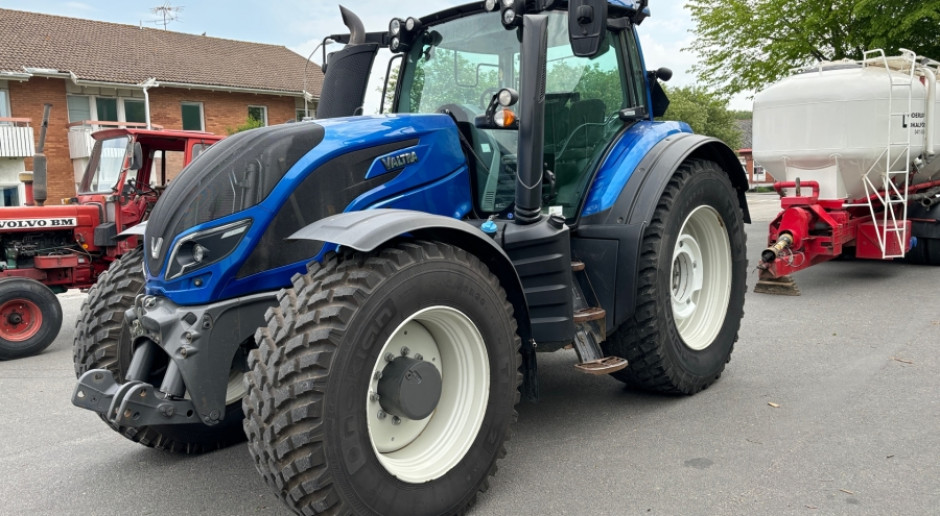 Ta Valtra T194 Active poszła za 245 tys. złotych