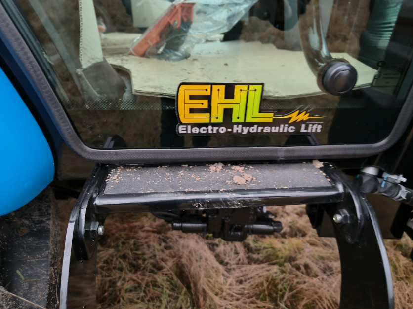 Sprawdziliśmy ciągnik LS Tractor MT7.101 na polu. Co ma do zaoferowania?