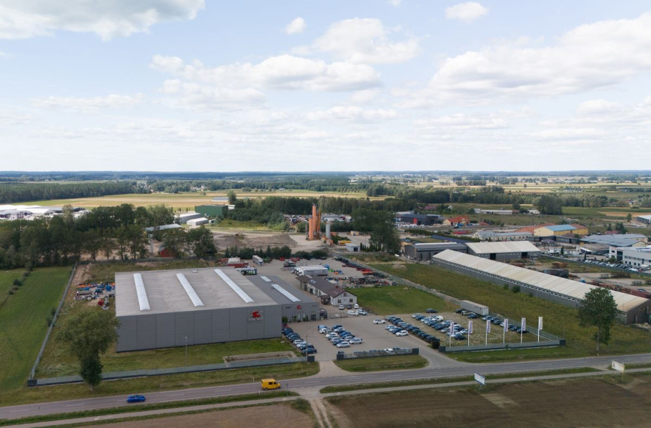 InterTech zaprezentował nowe logo. Trafi na ładowacz czołowy z ISOBUS