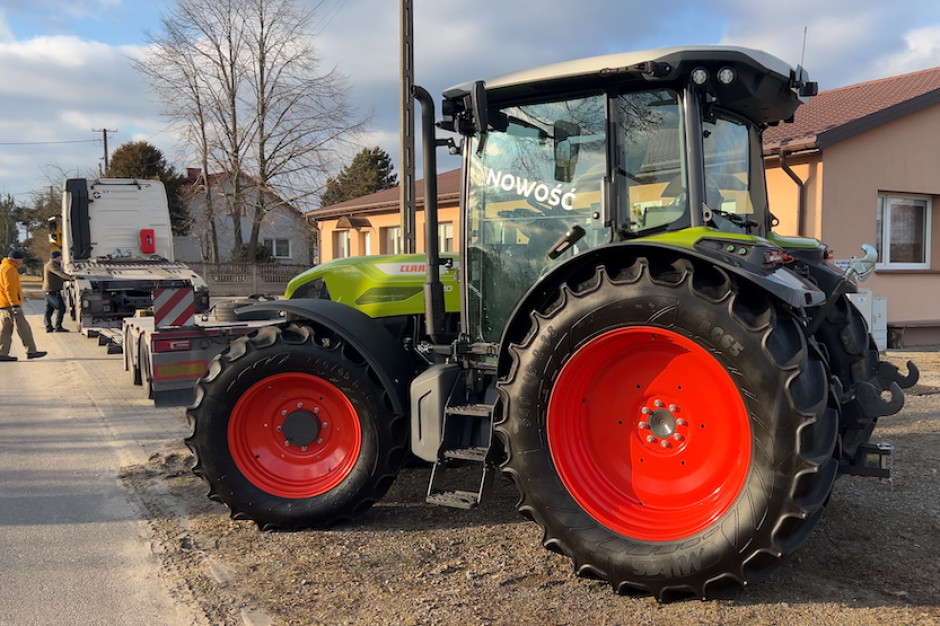Claas Axos 3 - jaki jest? Rozpoczynamy Test Farmera