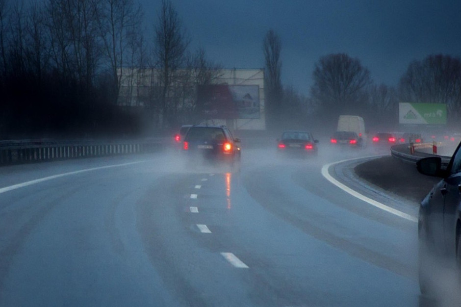 IMGW: opady marznące w 14 województwach