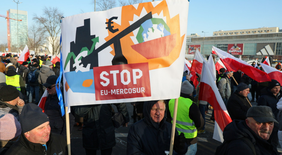 Protest rolników w Warszawie w dniu decyzji UE ws. Mercosur [RELACJA]