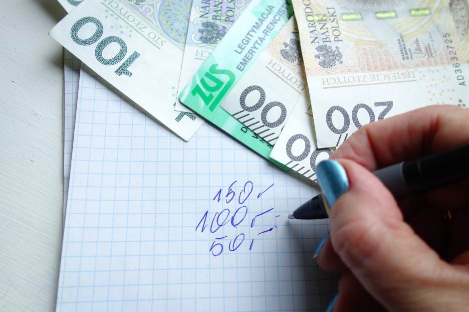 Od 1 marca 2026 najniższe emerytury i renty wzrosną do 1978,49 zł brutto